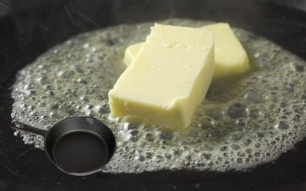 Can You Put Butter in a Cast Iron Skillet? (Tips to Avoid a Smokey Mess ...